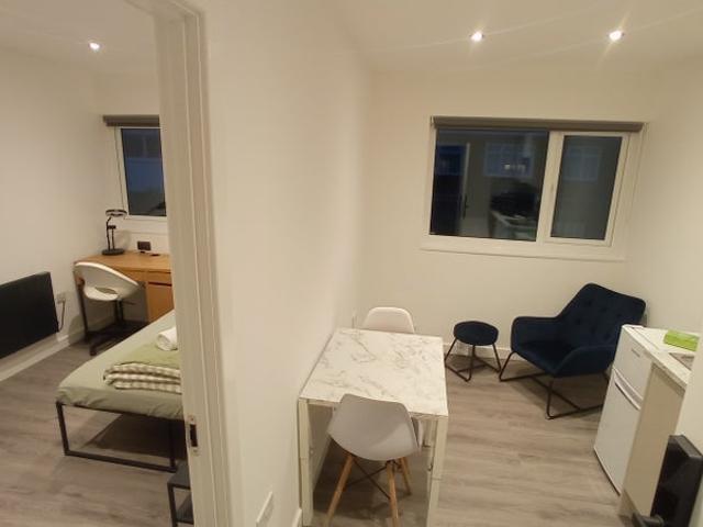 Apartment at Swedenborg Gardens, Greater London