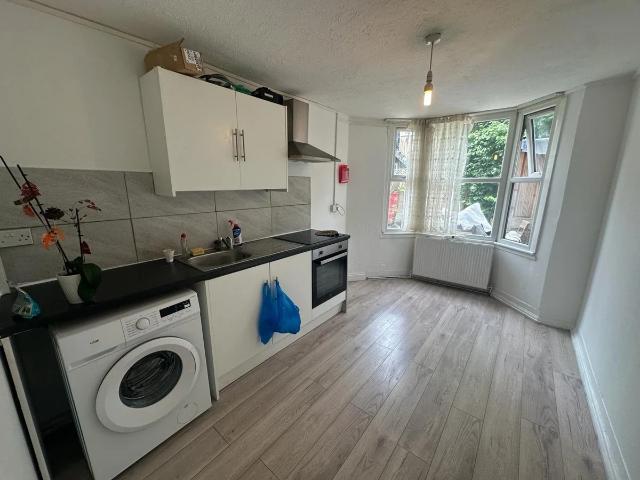 Apartment at Sweet Briar Walk, Greater London
