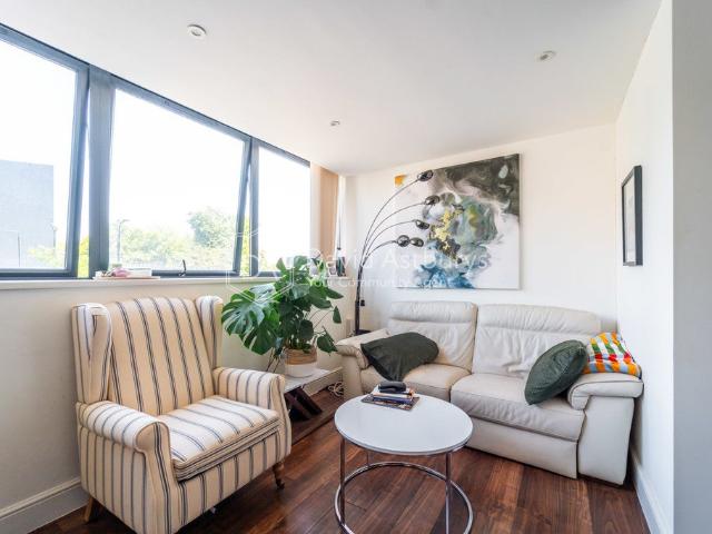 Apartment at Swiss Terrace, Greater London