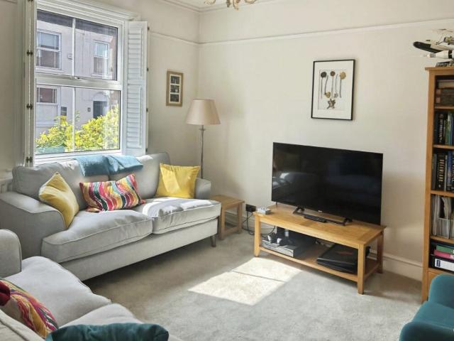 Apartment at Sycamore Grove, Greater London