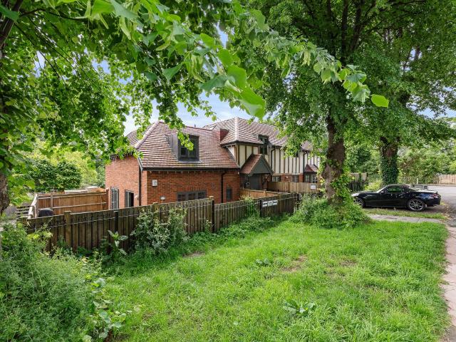 Apartment at Sydenham Avenue, Greater London