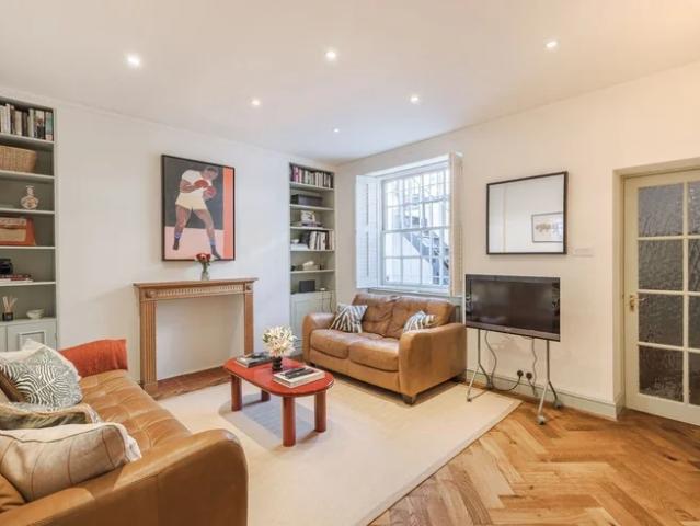 Apartment at Sydney Street, Greater London