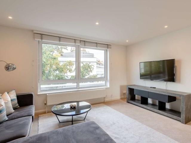 Apartment at Sydney Street, Greater London
