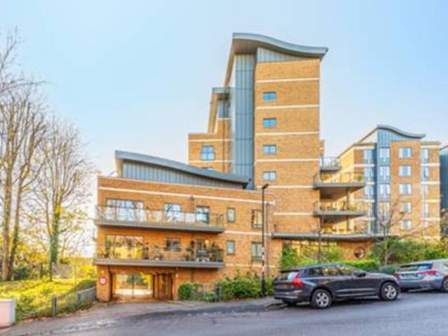 Apartment at Sylvan Hill, Greater London
