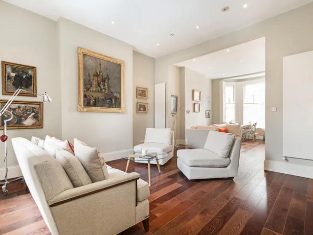 Apartment at Powis Gardens, Greater London