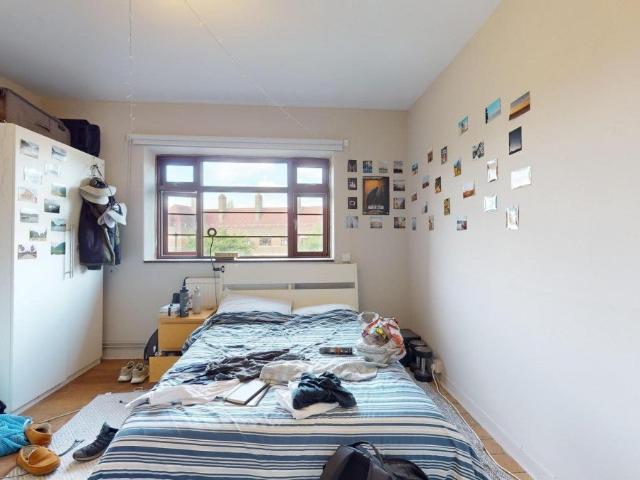 Apartment at Poynders Gardens, Greater London