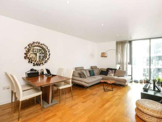 Apartment at Point Pleasant, Greater London