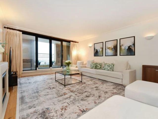 Apartment at Cromwell Road, Greater London