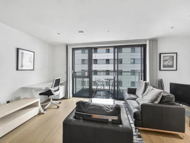 Apartment at Pomell Way, Greater London