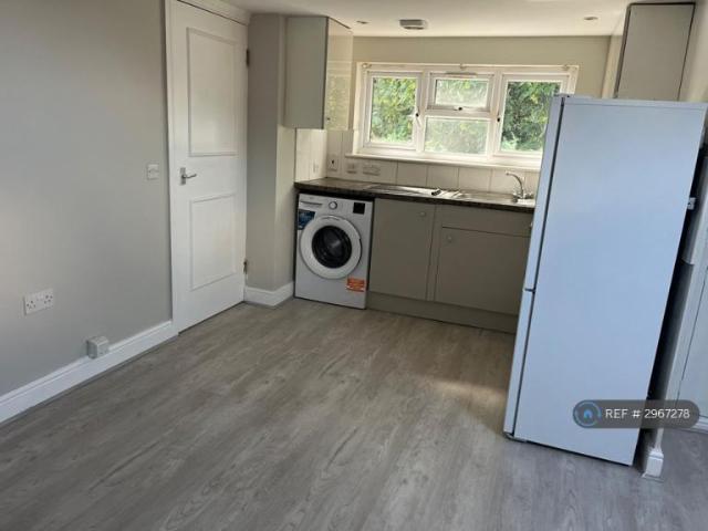 Apartment at Pomfret Avenue, Luton