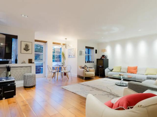 Apartment at Pond Street, Greater London