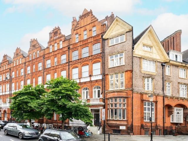 Apartment at Pont Street, Greater London