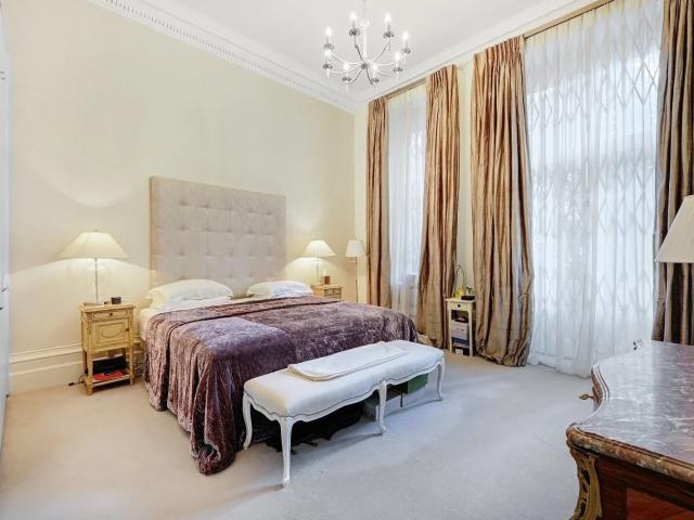 Apartment at Pont Street, Greater London