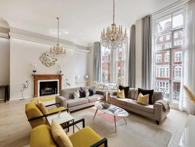 Apartment at Pont Street, Greater London