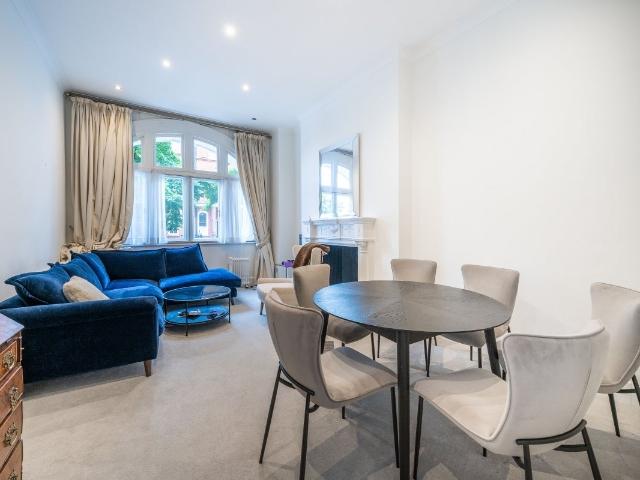 Apartment at Pont Street, Greater London