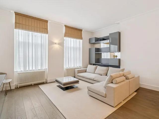 Apartment at Pont Street, Greater London