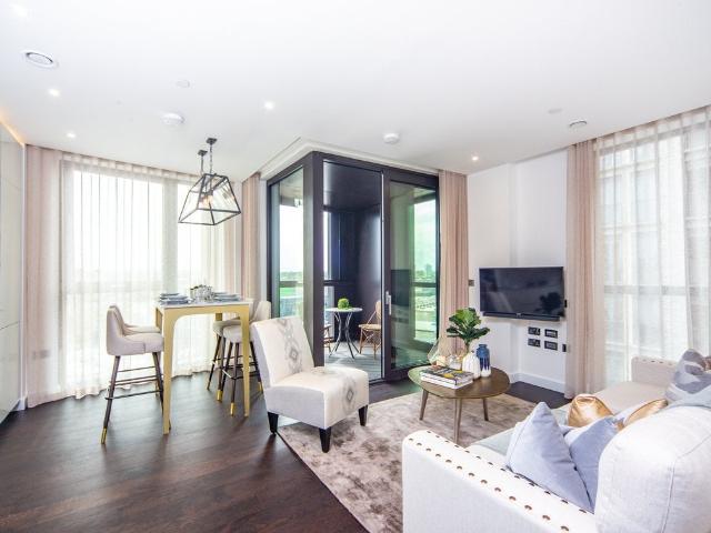 Apartment at Ponton Road, Greater London