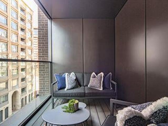 Apartment at Ponton Road, Greater London