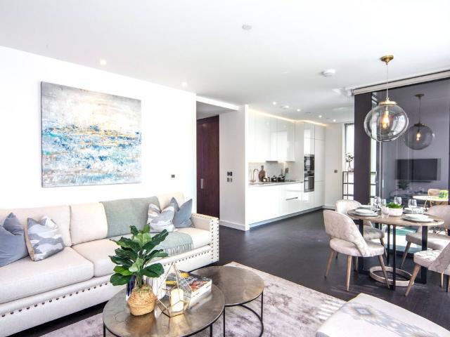 Apartment at Ponton Road, Greater London