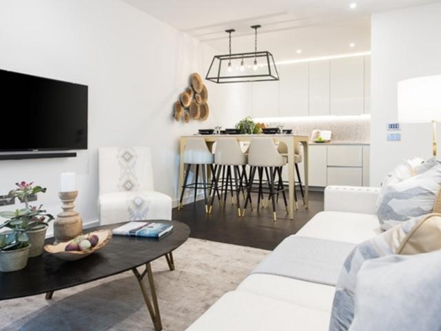 Apartment at Ponton Road, Greater London