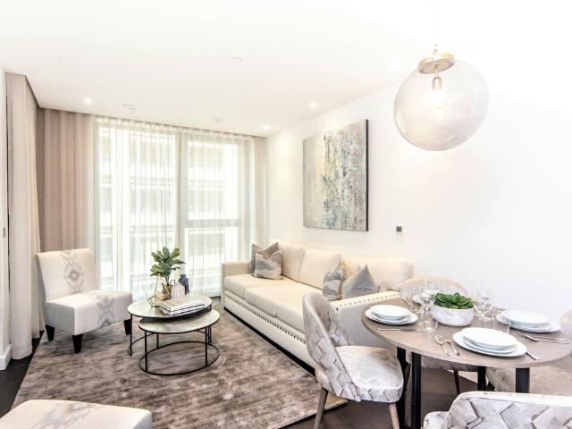 Apartment at Ponton Road, Greater London