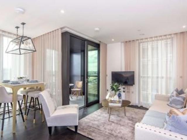 Apartment at Ponton Road, Greater London