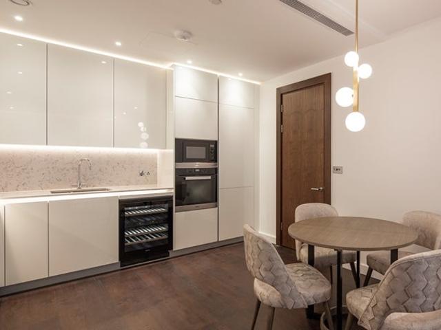 Apartment at Ponton Road, Greater London