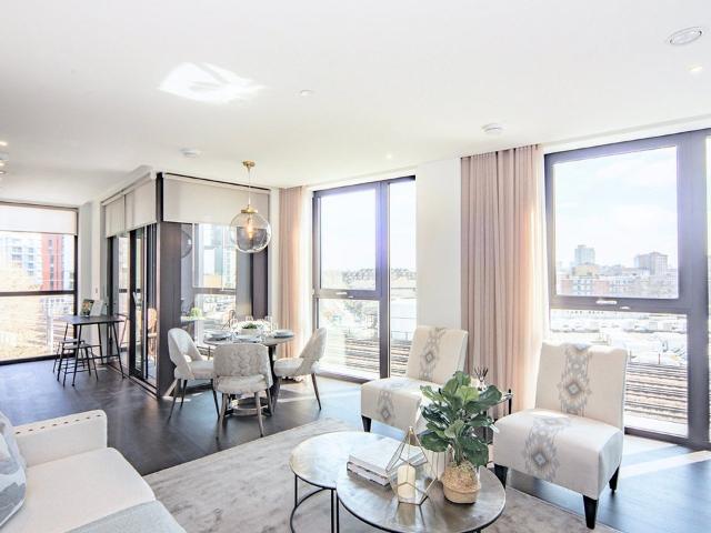 Apartment at Ponton Road, Greater London