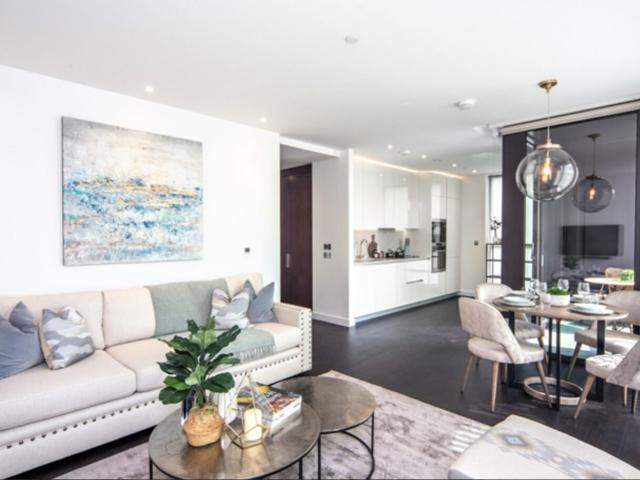 Apartment at Ponton Road, Greater London