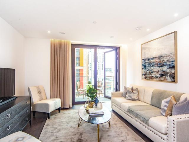 Apartment at Ponton Road, Greater London