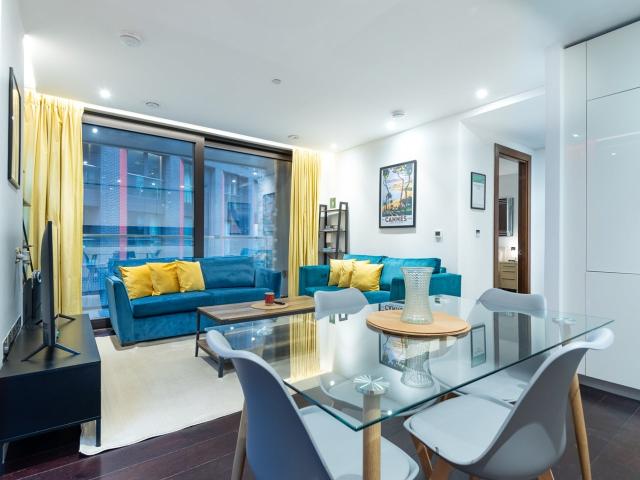 Apartment at Ponton Road, Greater London