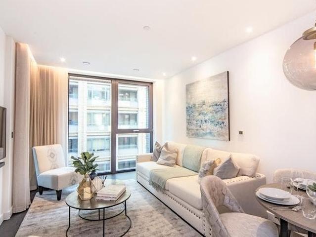 Apartment at Ponton Road, Greater London