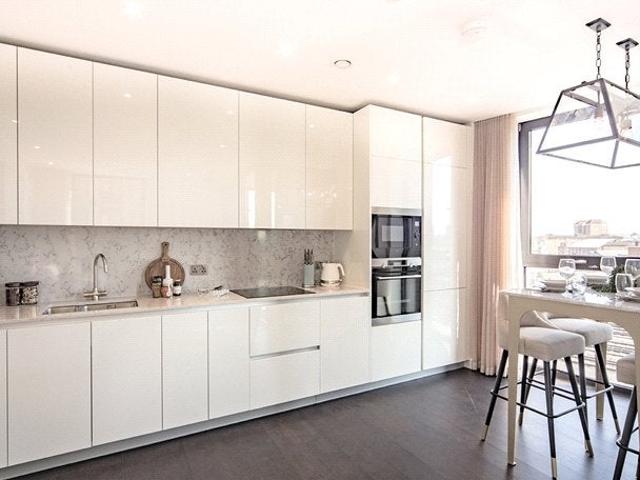 Apartment at Ponton Road, Greater London
