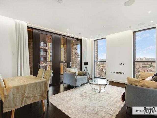 Apartment at Ponton Road, Greater London