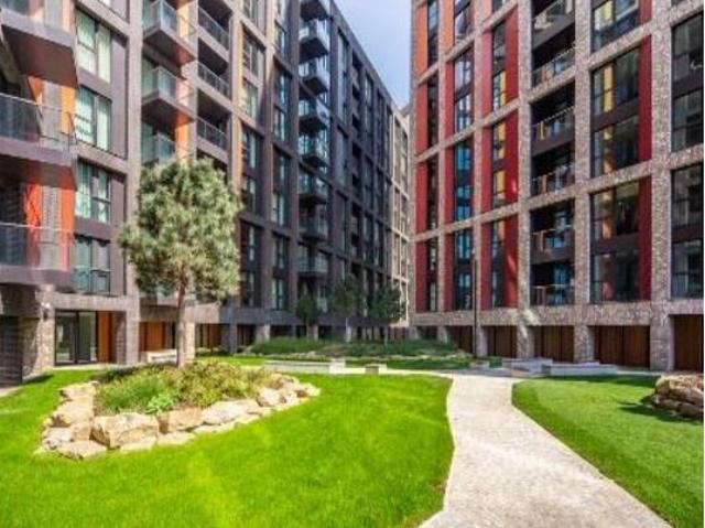 Apartment at Ponton Road, Greater London
