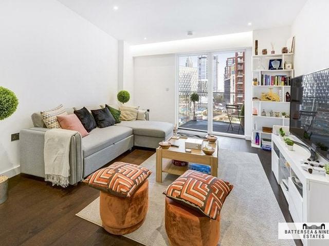 Apartment at Ponton Road, Greater London