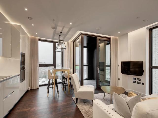 Apartment at Ponton Road, Greater London