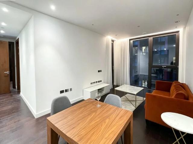 Apartment at Ponton Road, Greater London