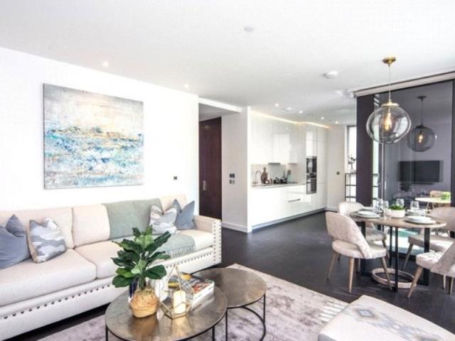 Apartment at Ponton Road, Greater London