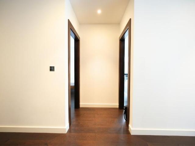 Apartment at Ponton Road, Greater London