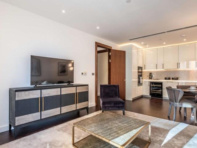 Apartment at Ponton Road, Greater London