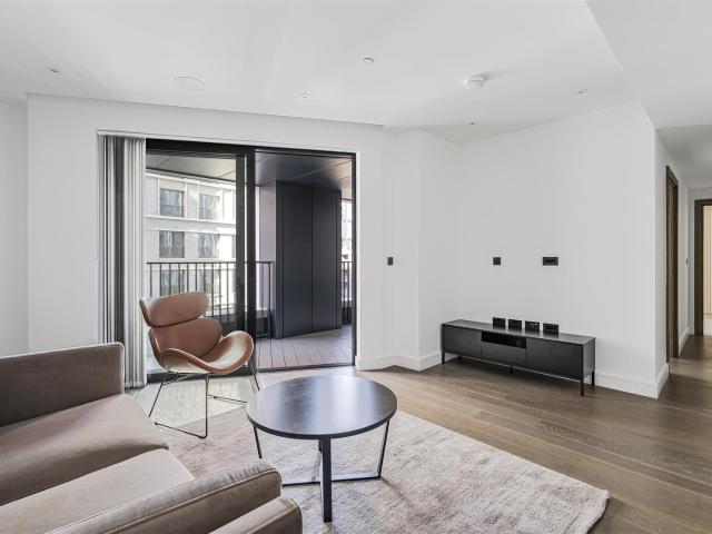 Apartment at Ponton Road, Greater London