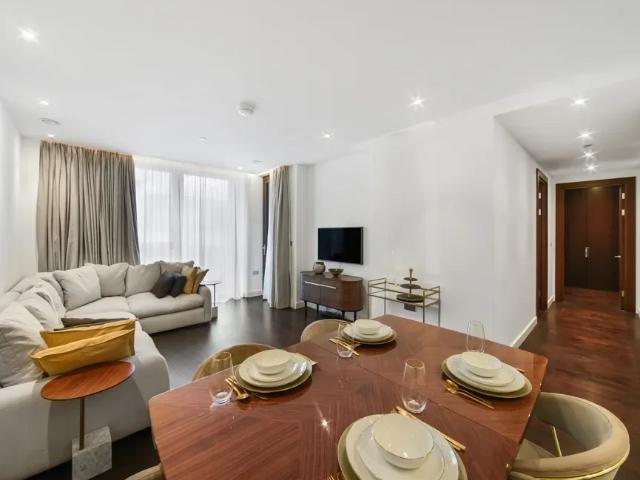 Apartment at Ponton Road, Greater London