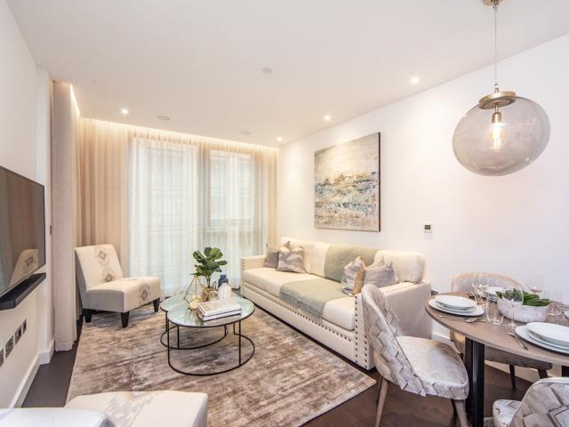 Apartment at Ponton Road, Greater London
