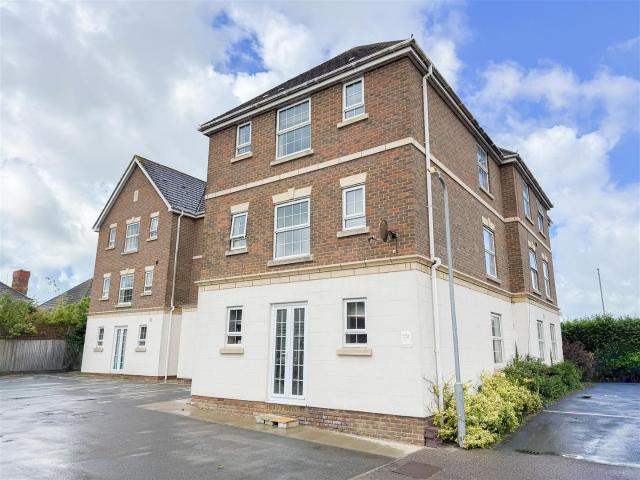 Apartment at Poplar Close, Rother