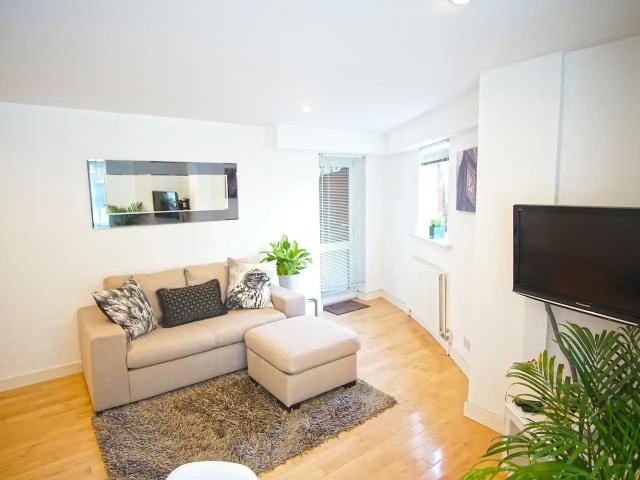 Apartment at Poplar High Street, Greater London