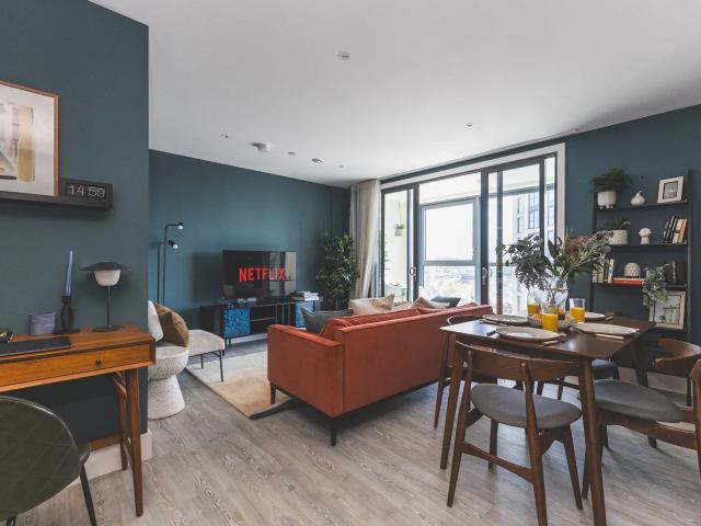 Apartment at Poplar Walk, Greater London