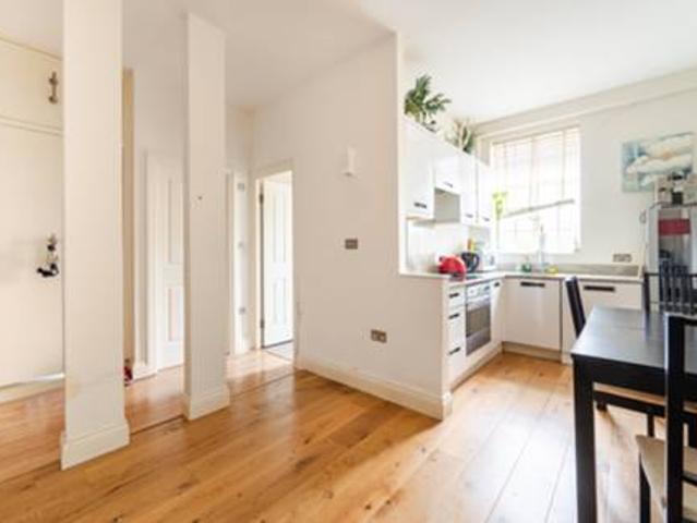 Apartment at Porchester Gardens, City of Westminster