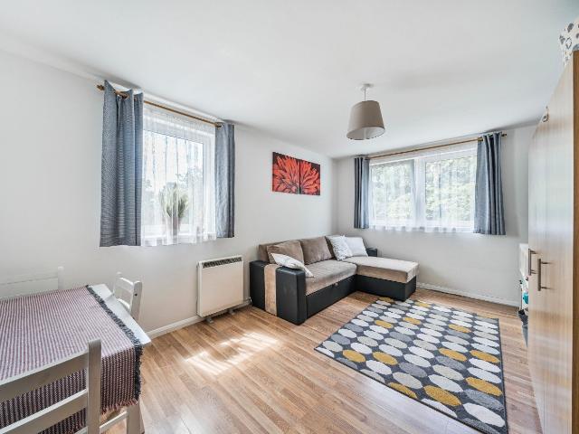 Apartment at Porchester Mead, Greater London
