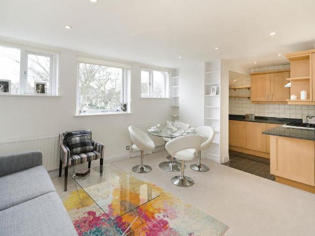 Apartment at Porchester Place, City of Westminster
